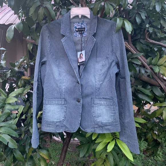 Valerie Bertinelli | Jackets & Coats | Valerie Bertinelli Denim Jacket ...
